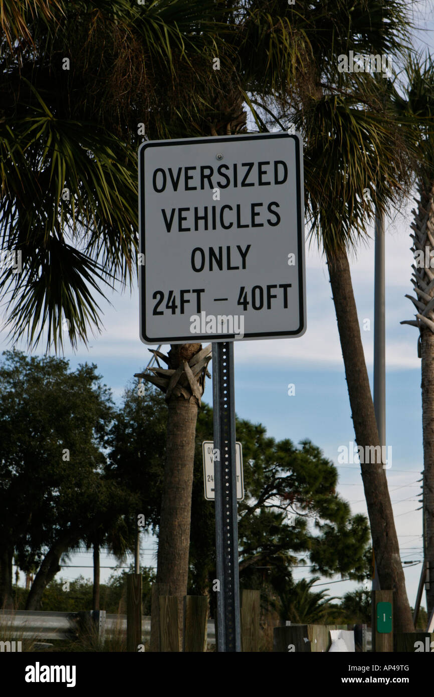 Oversized Vehicles Only Sign Stock Photo - Alamy