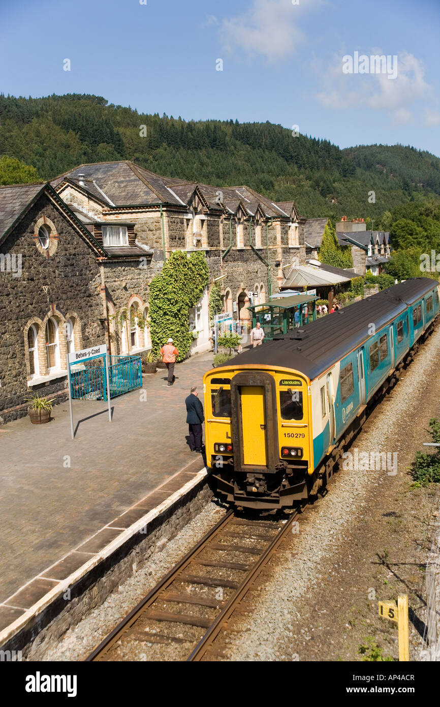Train arriving at Betws y Coed Railway Station, Snowdonia, North Wales ...