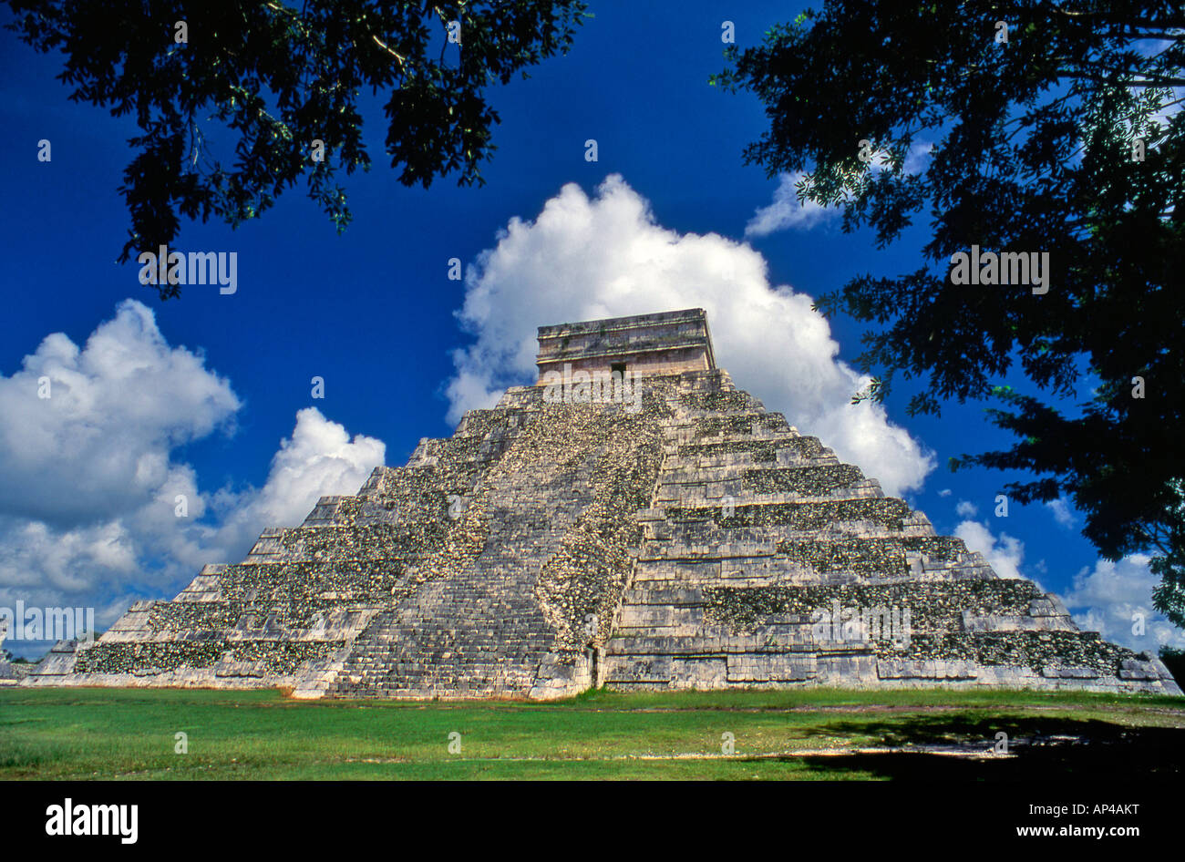 El Castillo Pyramid of Kukulcan Chichen Itza Yucatan Mexico Stock Photo ...