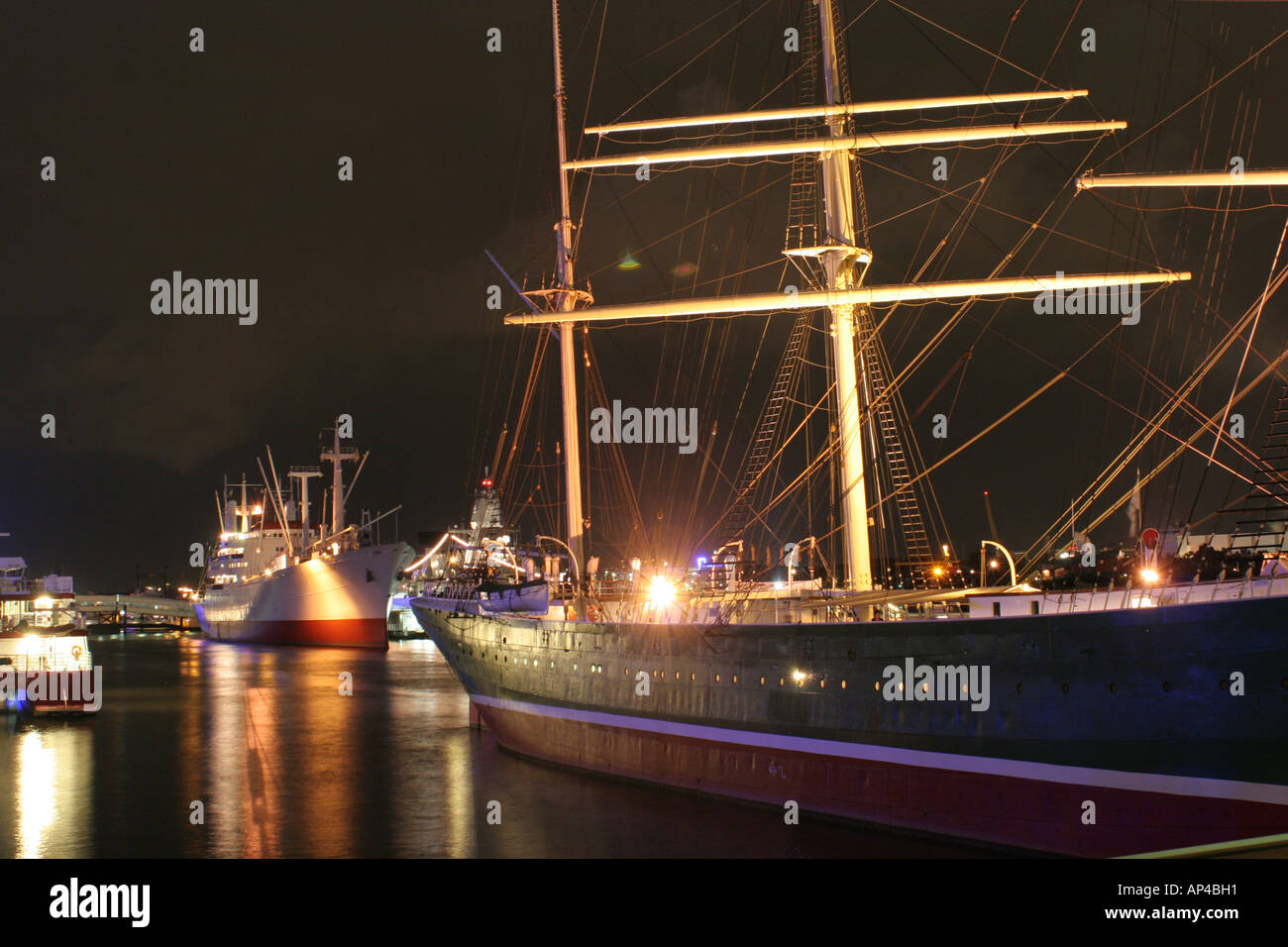 Museum ships rickmer rickmers and cap san diego hi-res stock ...