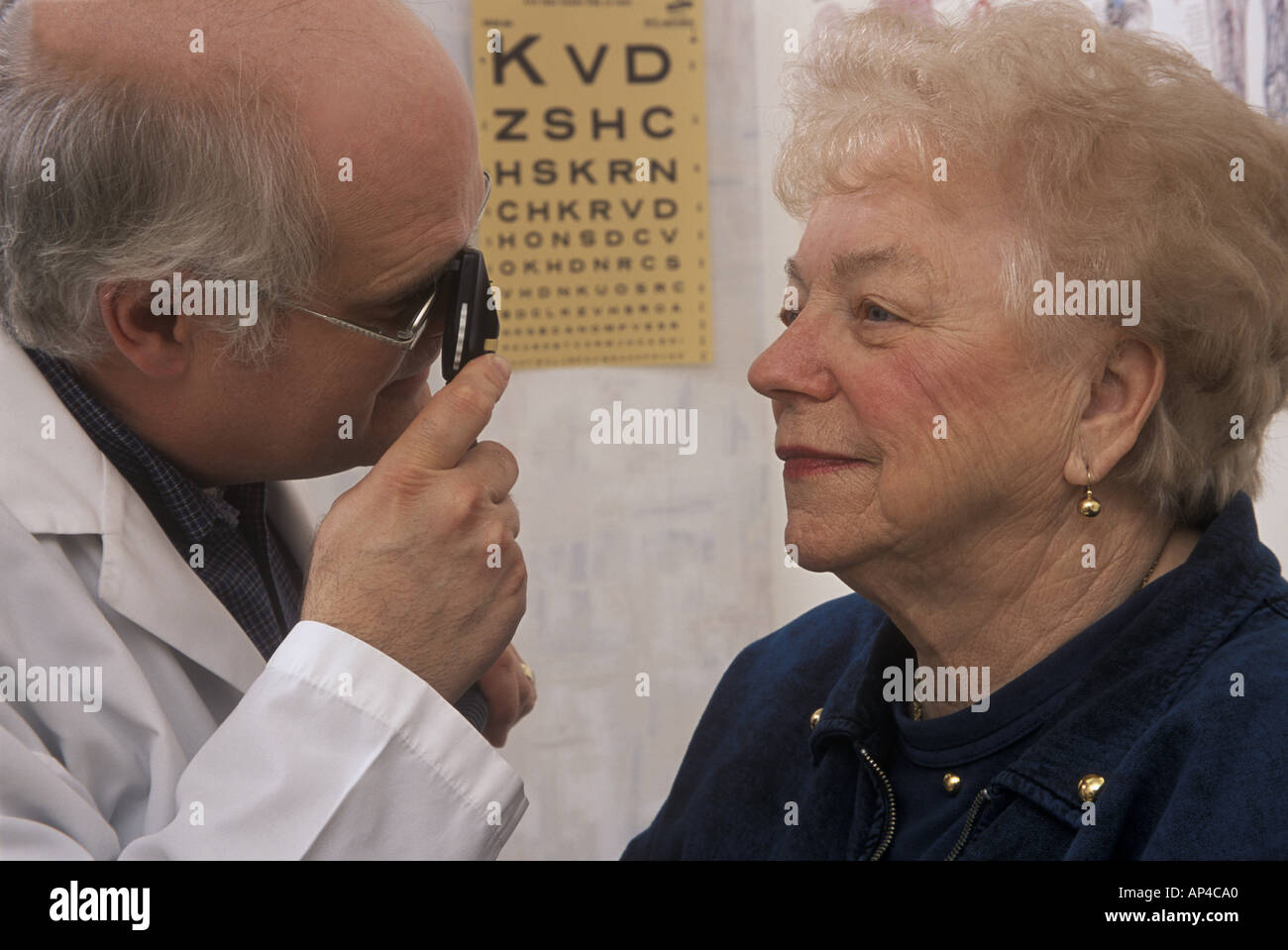 Old age female doctor hi-res stock photography and images - Alamy