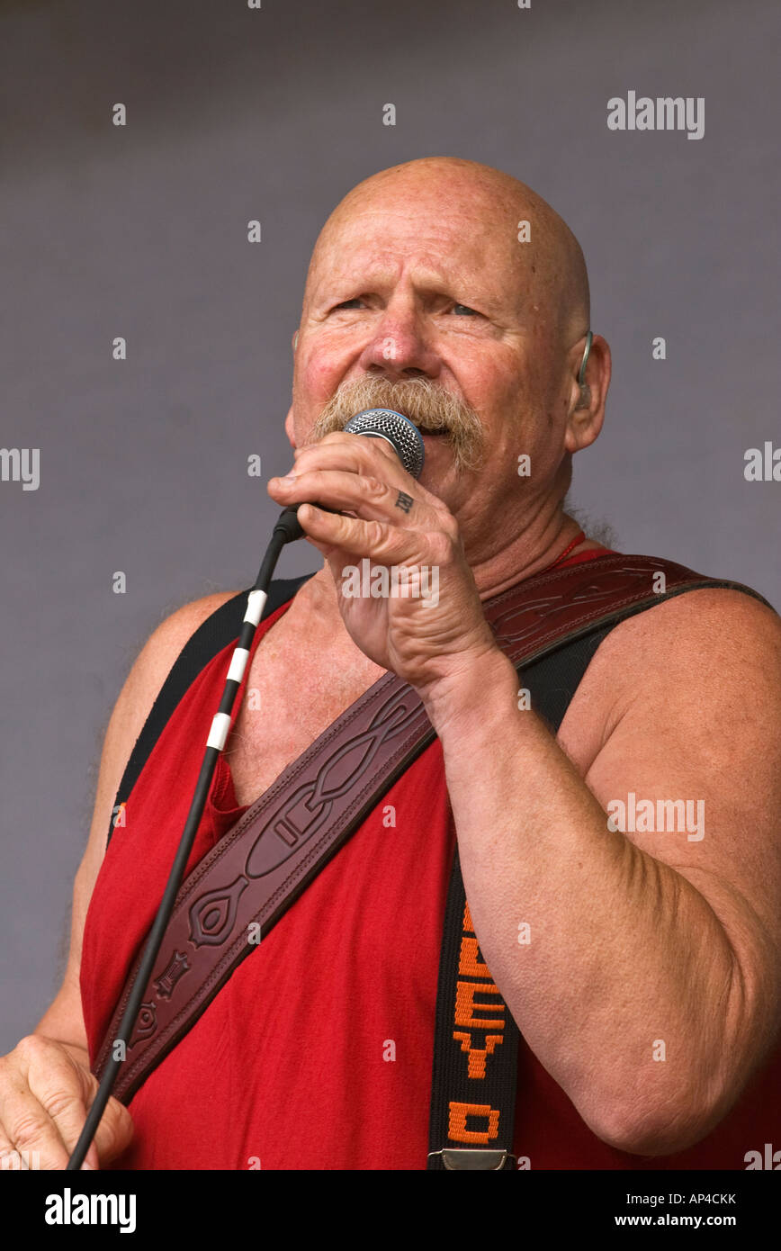 BARRY MCGUIRE sings at the SUMMER OF LOVE FESTIVAL MONTEREY POP ...