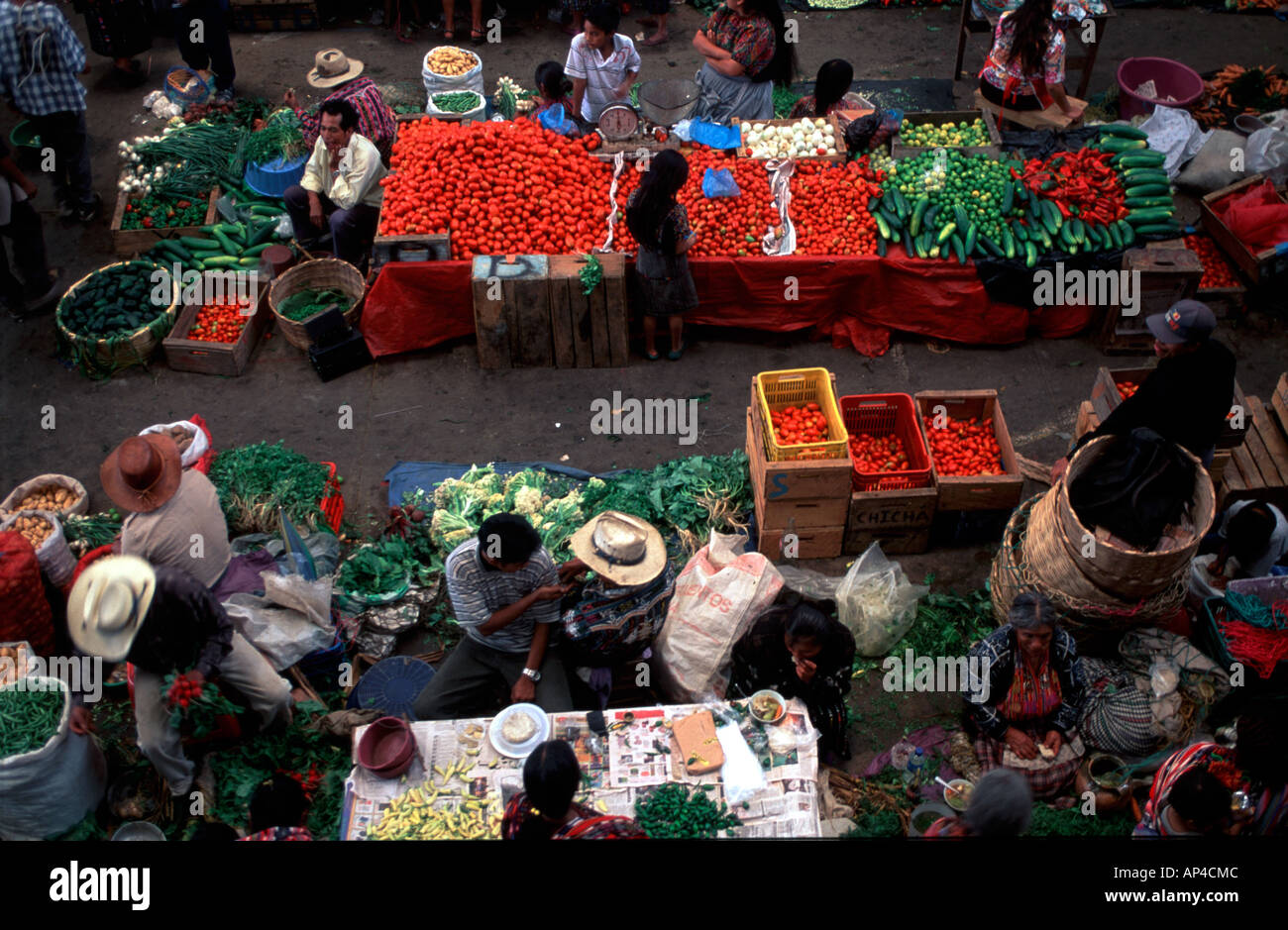 Handicrafts market chichicastenango guatemala hi-res stock photography ...
