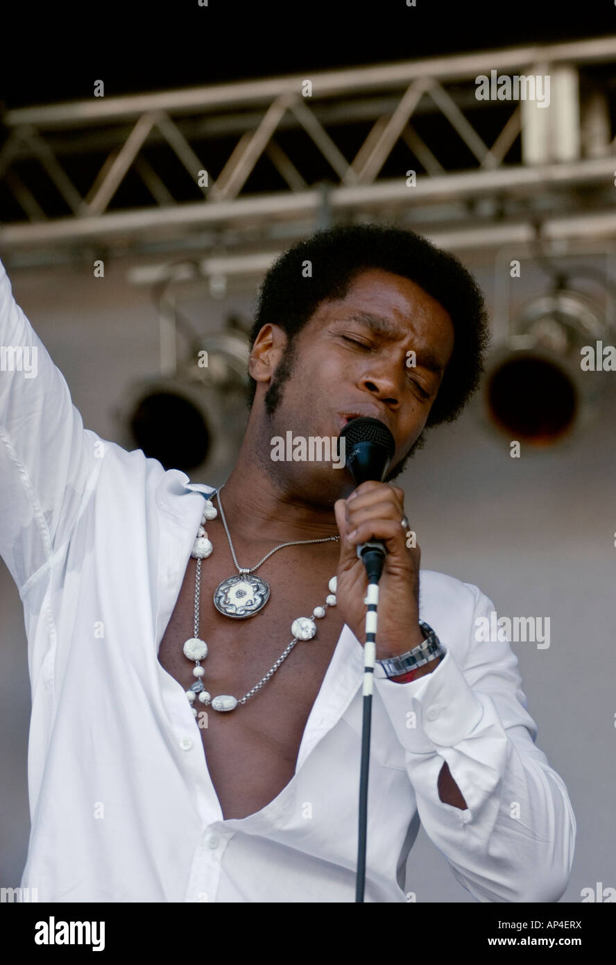 TY TAYLOR a ROCKSTAR SUPERNOVA INXS ALUMNI sings at the SUMMER OF LOVE ...