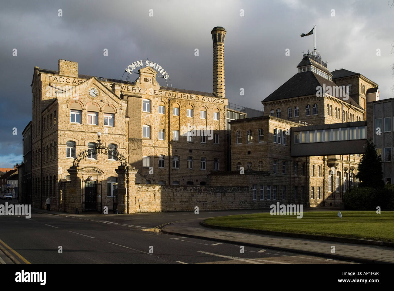 dh John Smith Brewery TADCASTER NORTH YORKSHIRE John Smiths old brewery ...