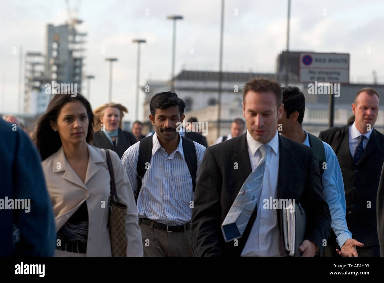 Busy london hi-res stock photography and images - Alamy