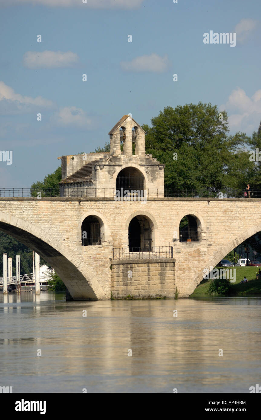 pont Saint-Bénezet pont d'Avignon bridge France travel Europe danse ...