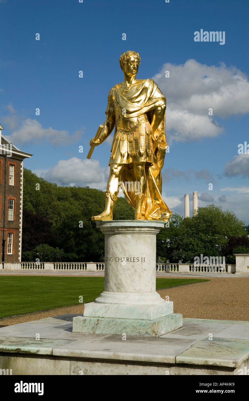 Royal hospital chelsea statue king hi-res stock photography and images ...