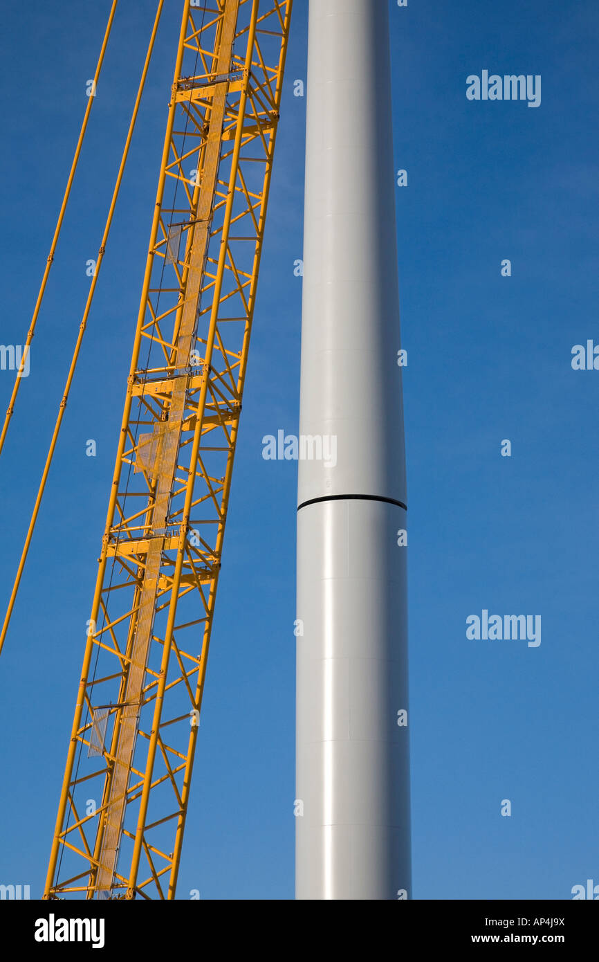 Erecting installing, assembly of tower and nacelle Drumderg 32-megawatt ...