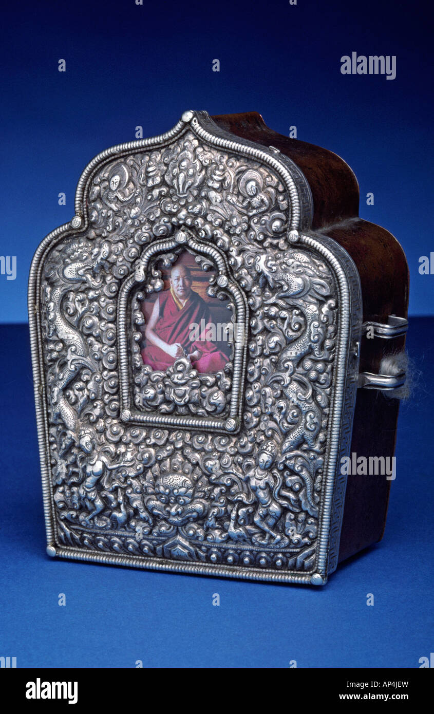 TIBETAN GAU BOX with TULSHIG RINPOCHE photo Stock Photo - Alamy