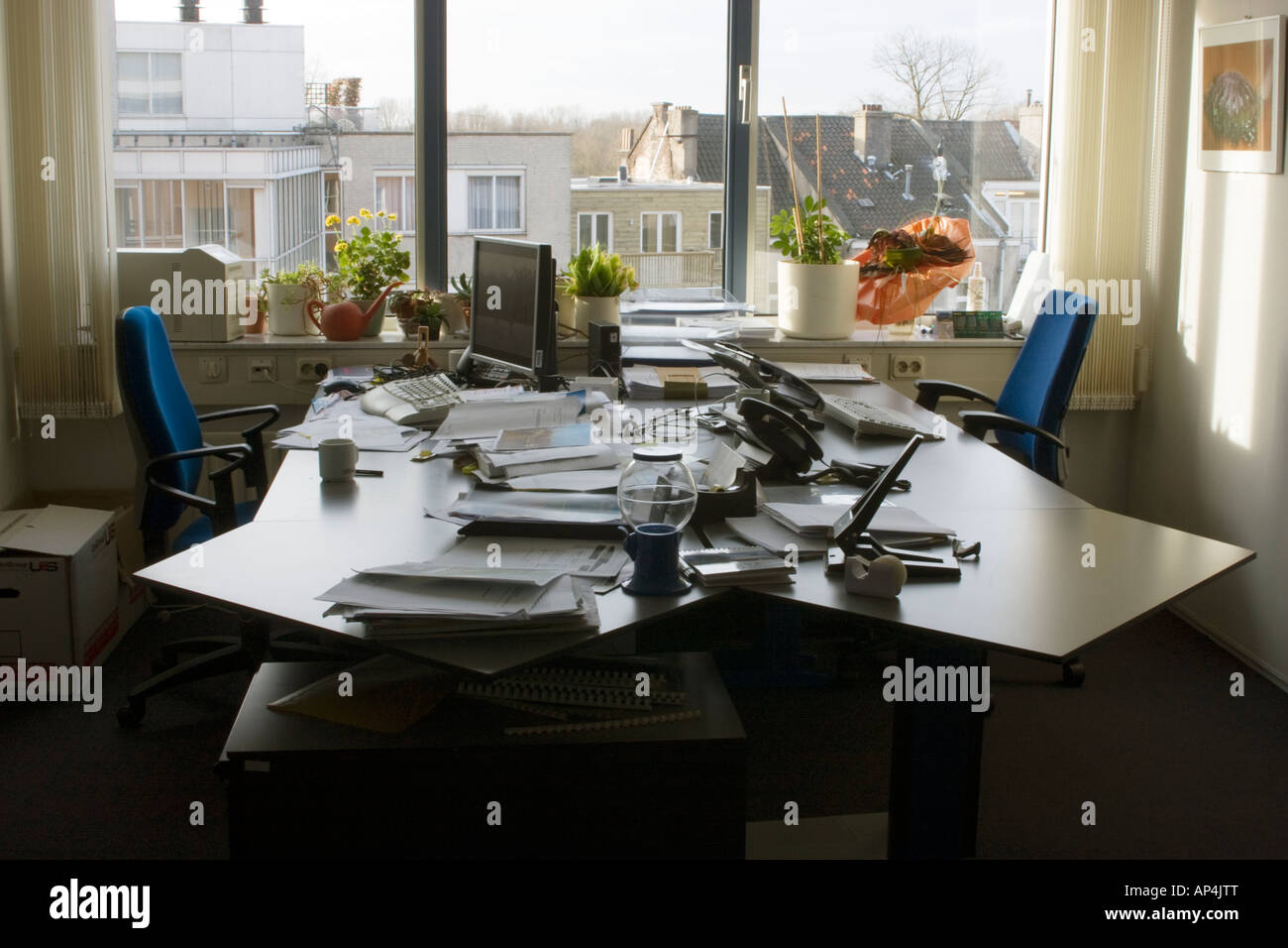 Messy desk hi-res stock photography and images - Alamy