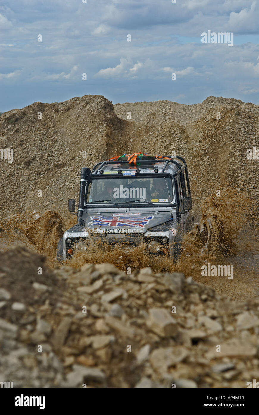 Land rover defender 90 racing hi-res stock photography and images - Alamy
