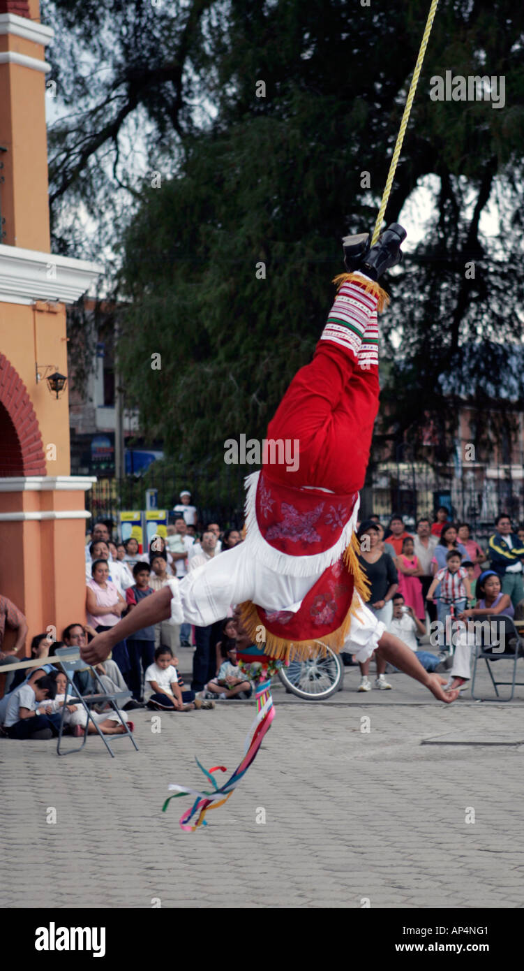 Voladores de papantla performance hi-res stock photography and images ...