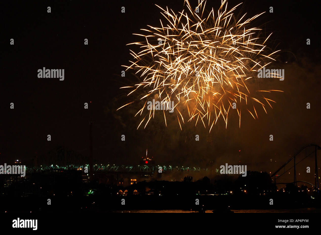 Fireworks la ronde montreal canada hi-res stock photography and images ...