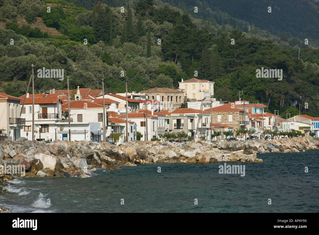 GREECE, Northeastern Aegean Islands, SAMOS, Avlakia: Coastal Resort ...