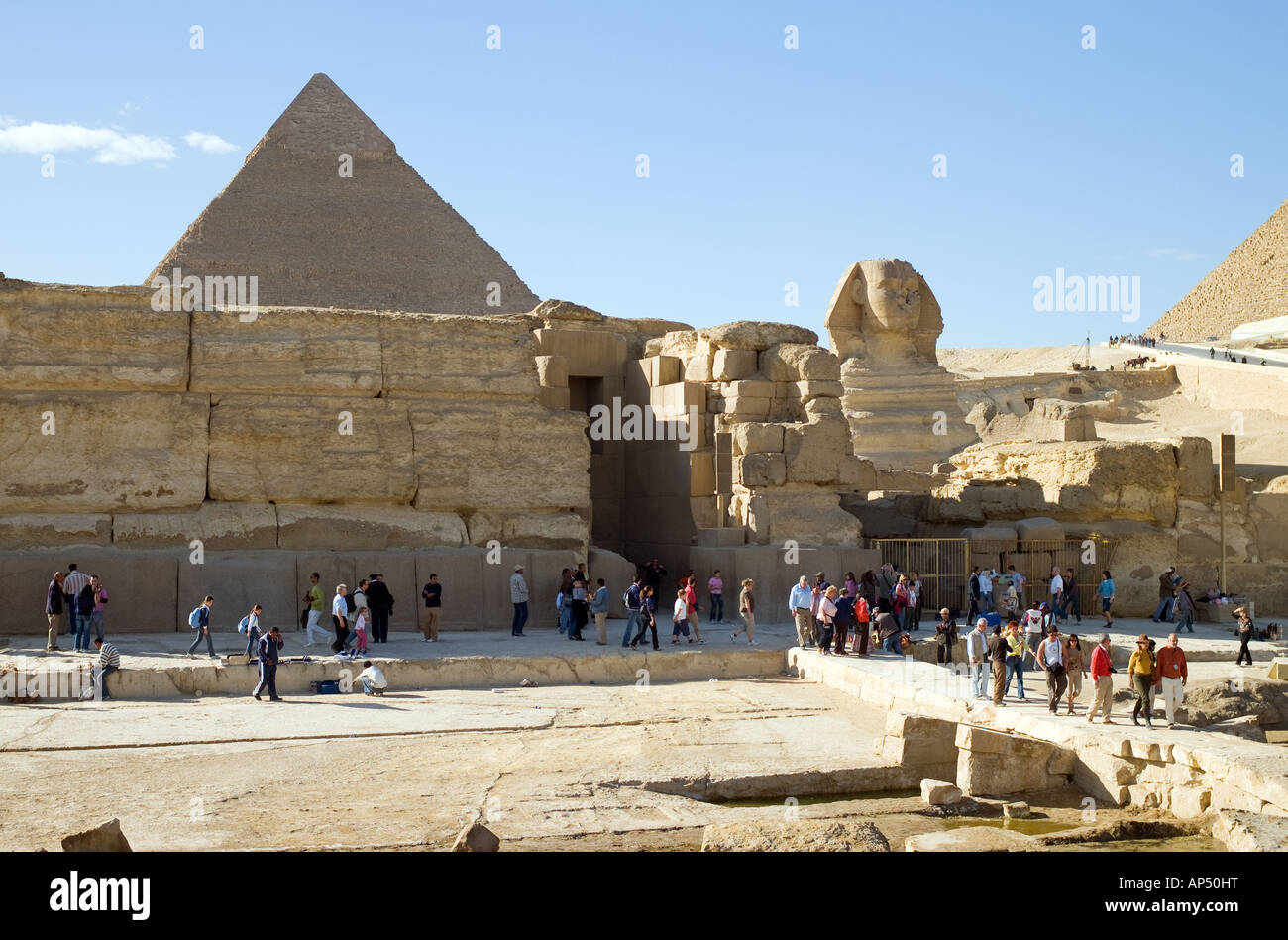 Egypt Giza s archaeological site the sphinx and the Chefren pyramid ...
