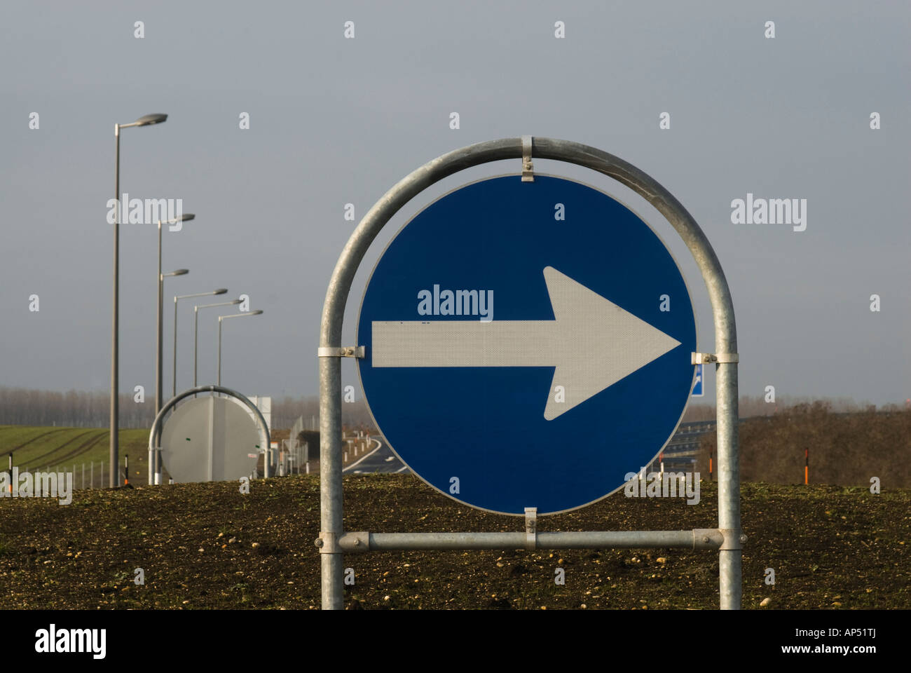 Europe roundabout sign hi-res stock photography and images - Alamy