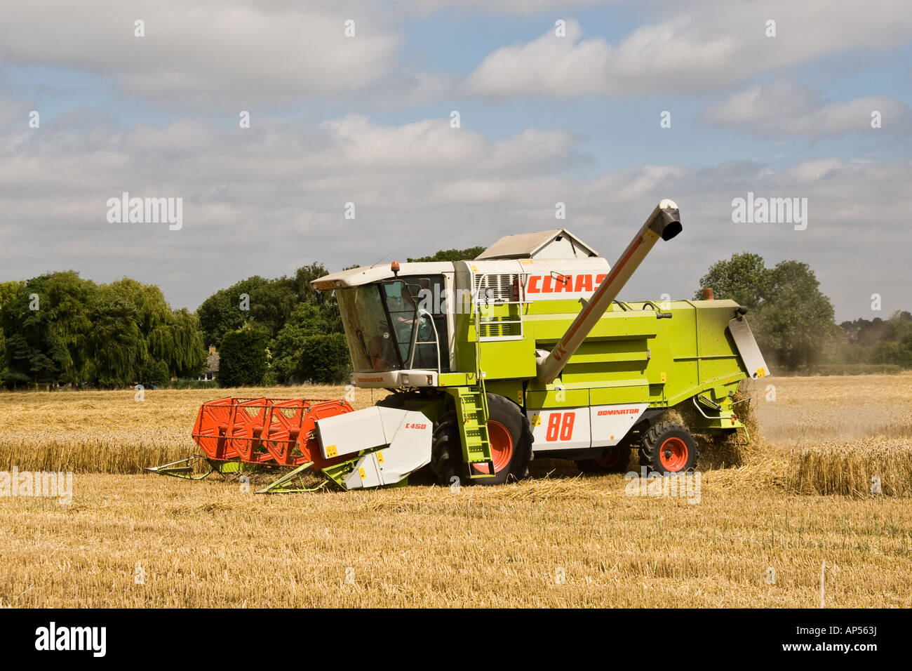 class c450 dominator combine harvester Stock Photo - Alamy