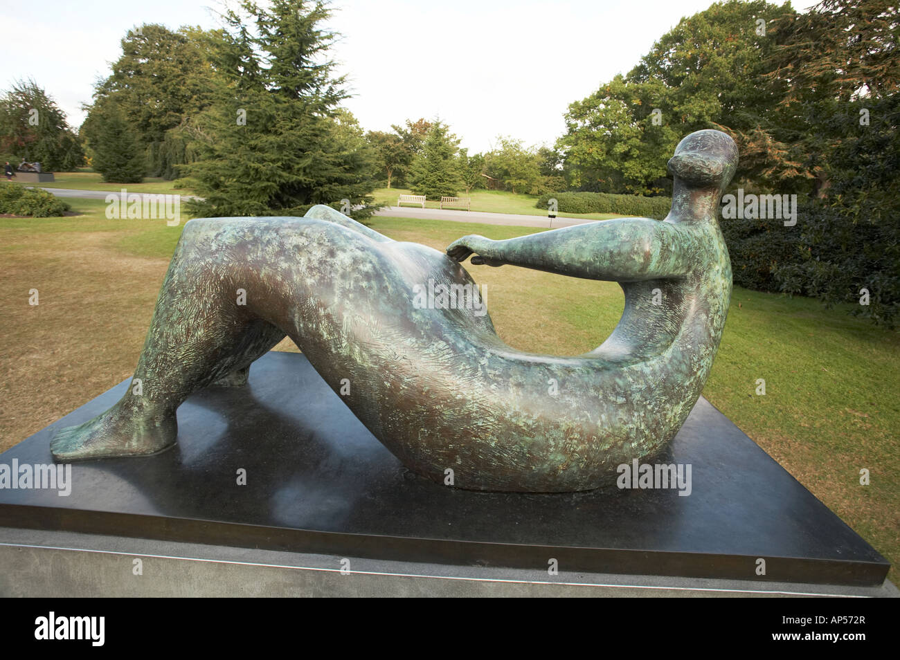 Henry Moore sculpture Reclining Figure 1982 Stock Photo - Alamy
