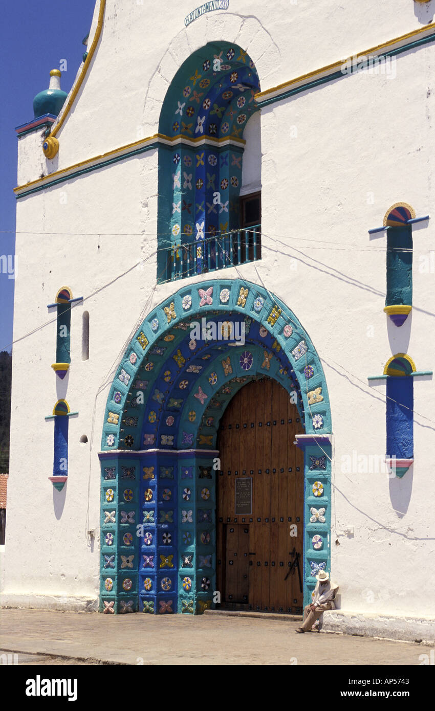 Church san juan chamula hi-res stock photography and images - Alamy