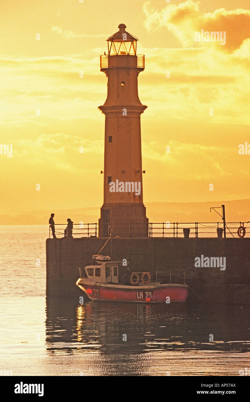 Lighthouse at Newhaven Harbour Edinburgh Stock Photo - Alamy