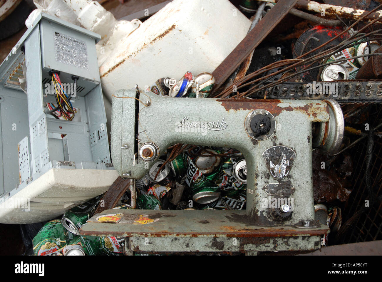 Junk yard scrap tins pile hi-res stock photography and images - Alamy