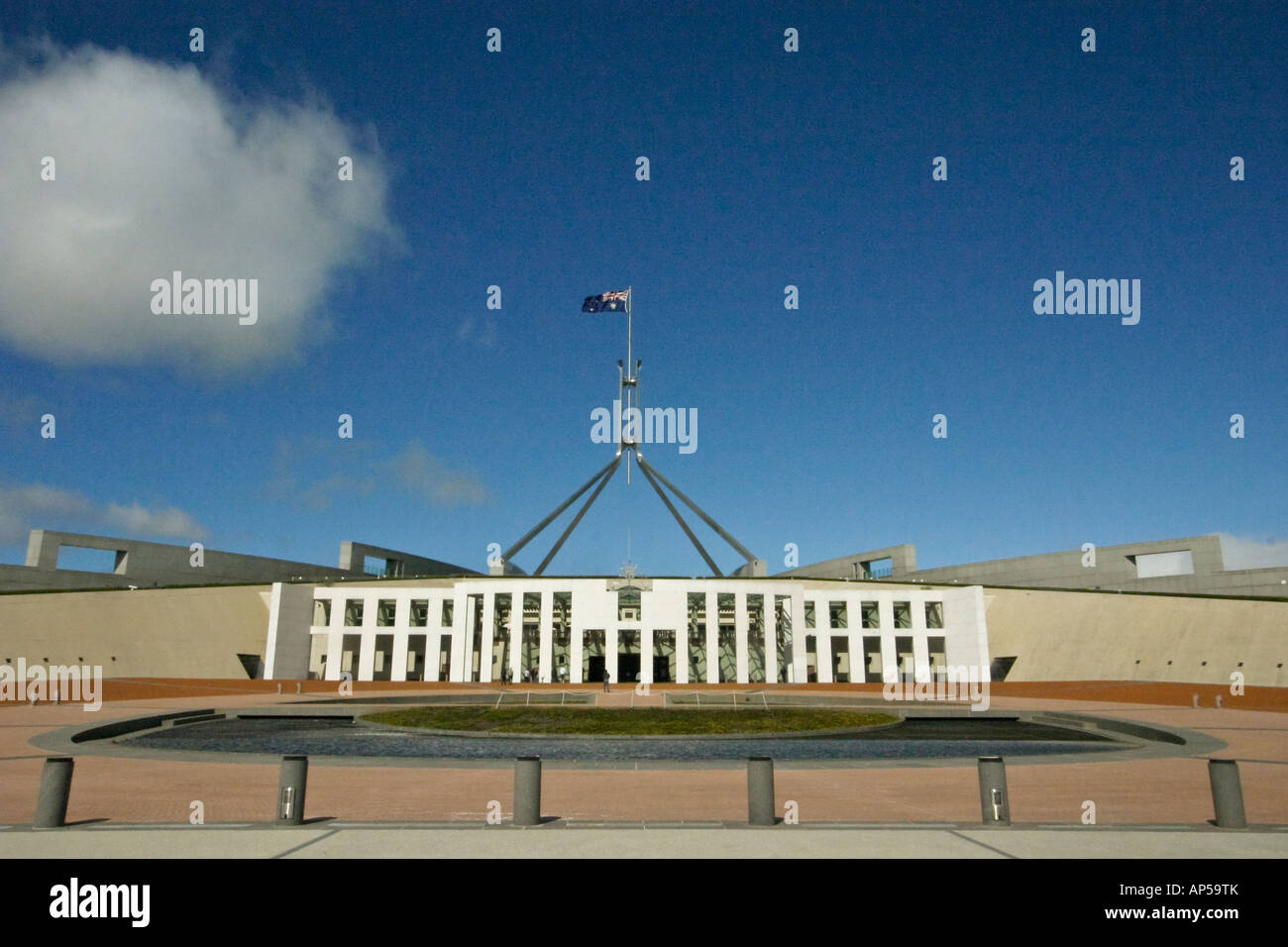 Canberra government landmarks hi-res stock photography and images - Alamy
