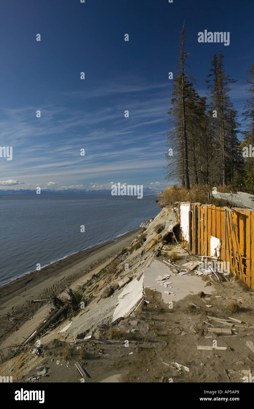 Shore erosion house damage hi-res stock photography and images - Alamy