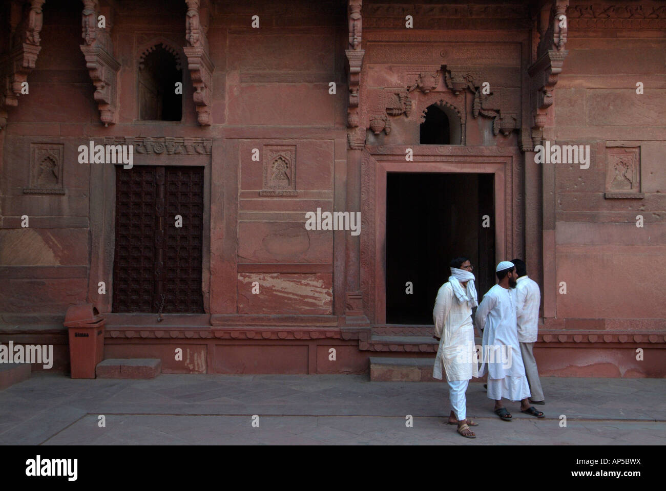 Three muslim men, interior detail, Red fort of Agra, Uttar Pradesh ...