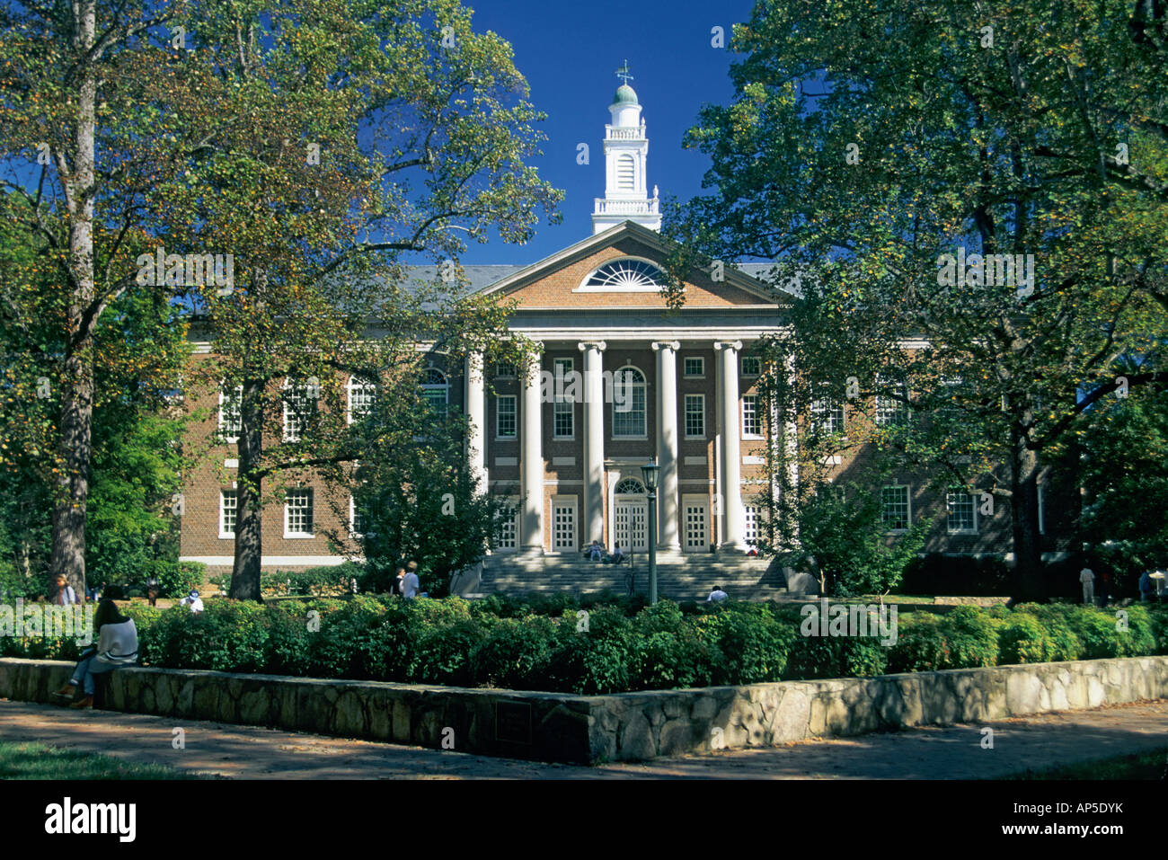 University of north carolina students hi-res stock photography and ...