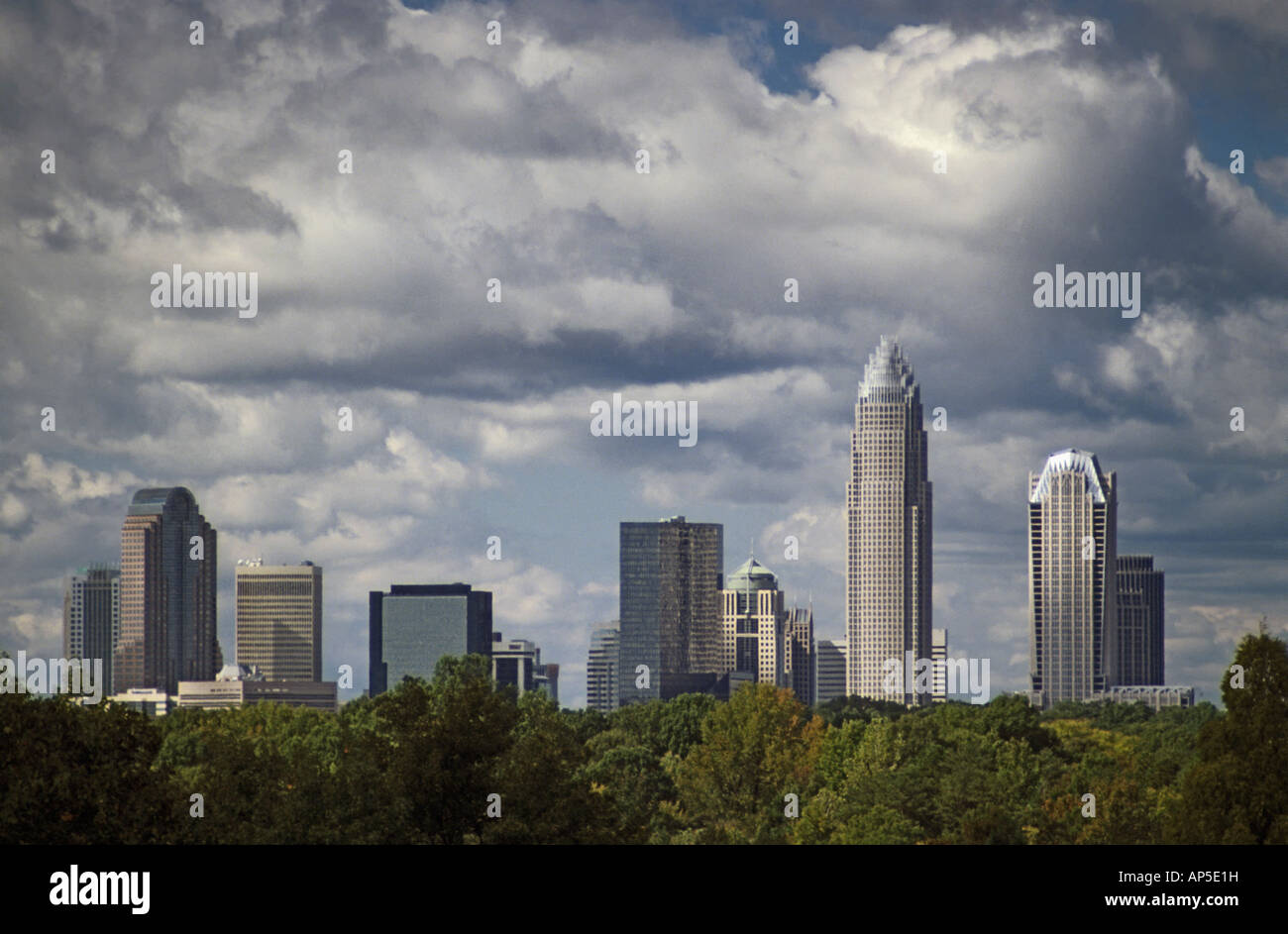 High rise buildings charlotte north hi-res stock photography and images ...