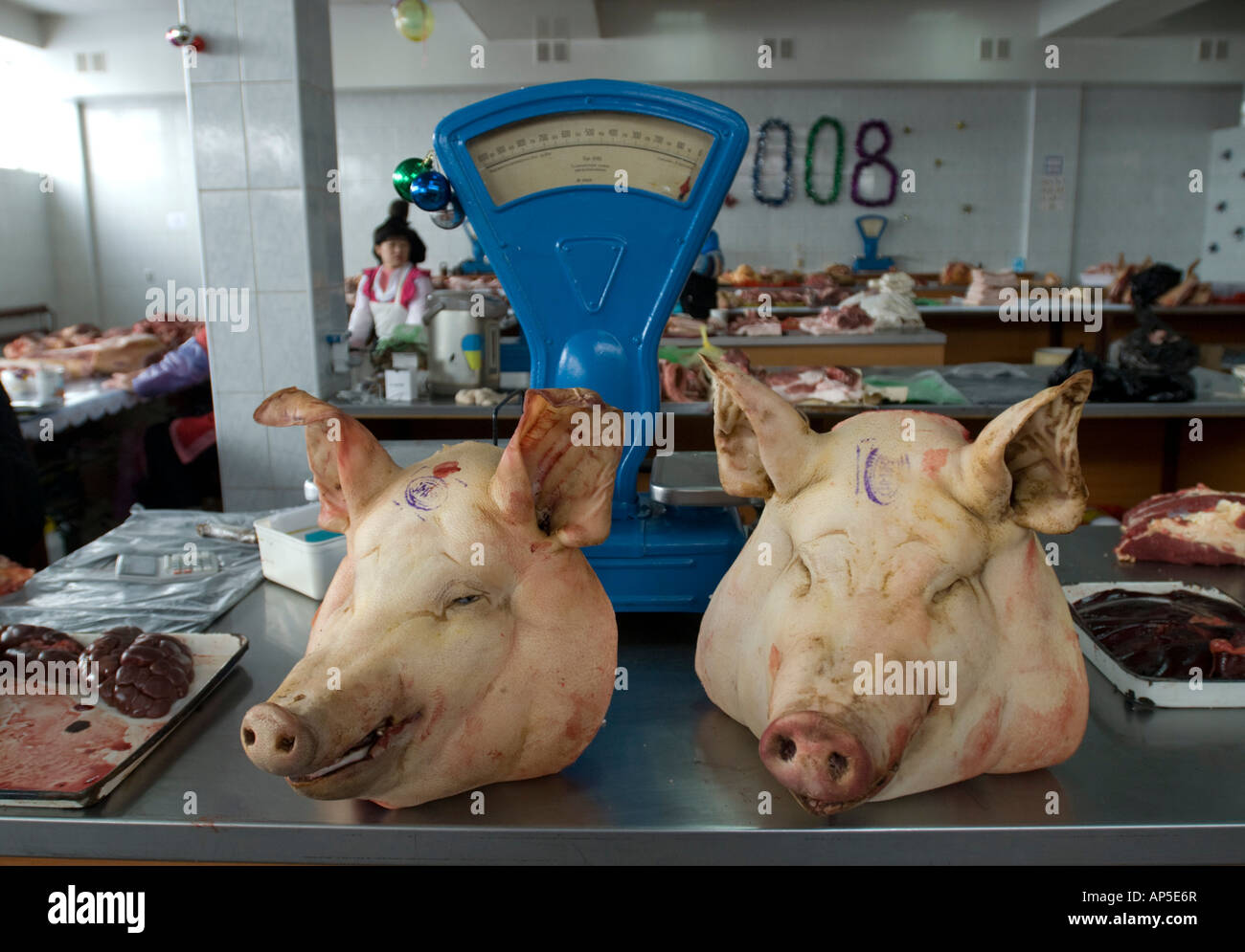 Market pigs heads hi-res stock photography and images - Alamy