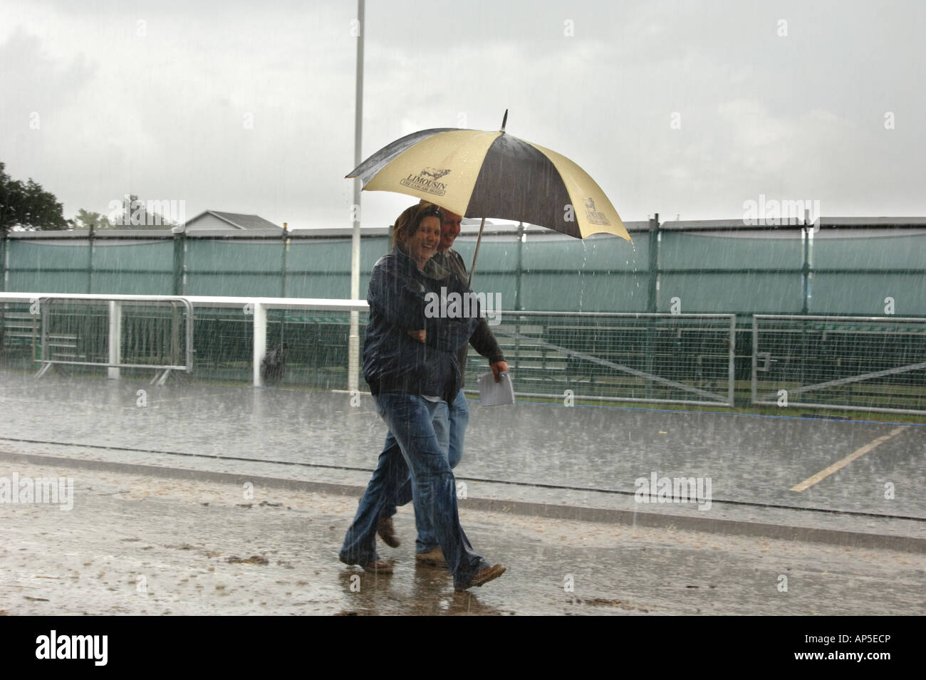 Soaking wet woman rain hi-res stock photography and images - Alamy