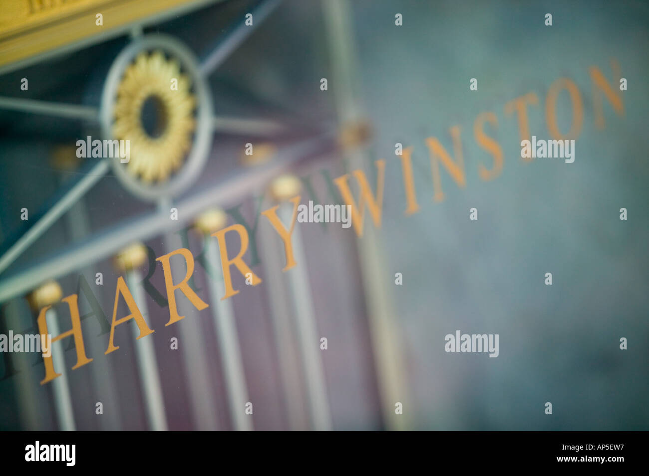 Harry winston store hi-res stock photography and images - Alamy