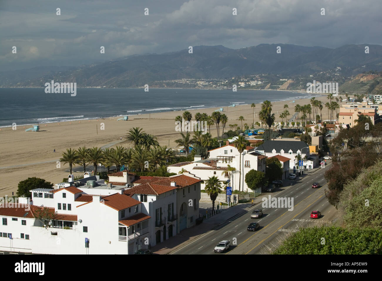 Santa monica beach houses along hi-res stock photography and images - Alamy