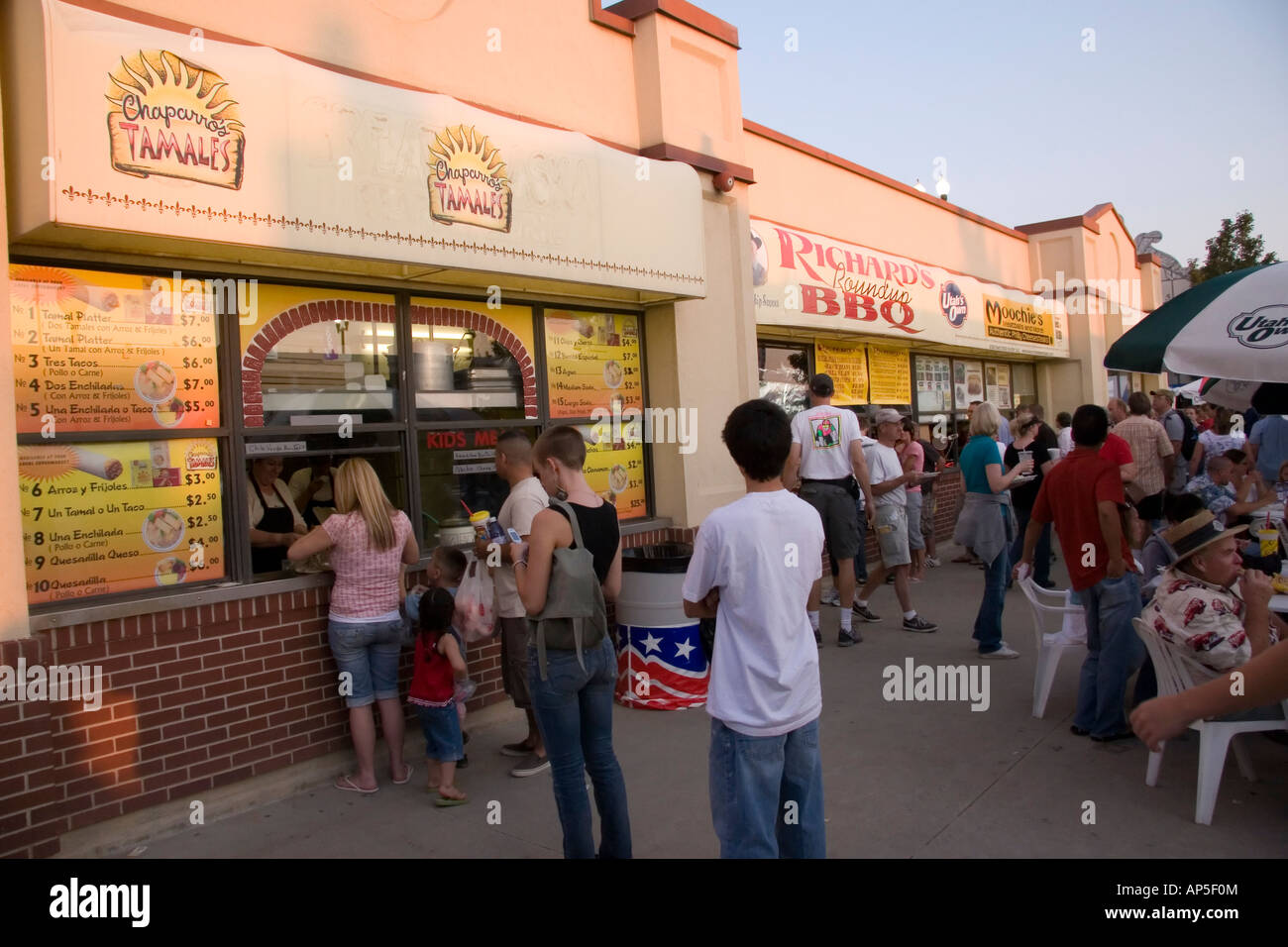 Kids food court hi-res stock photography and images - Alamy