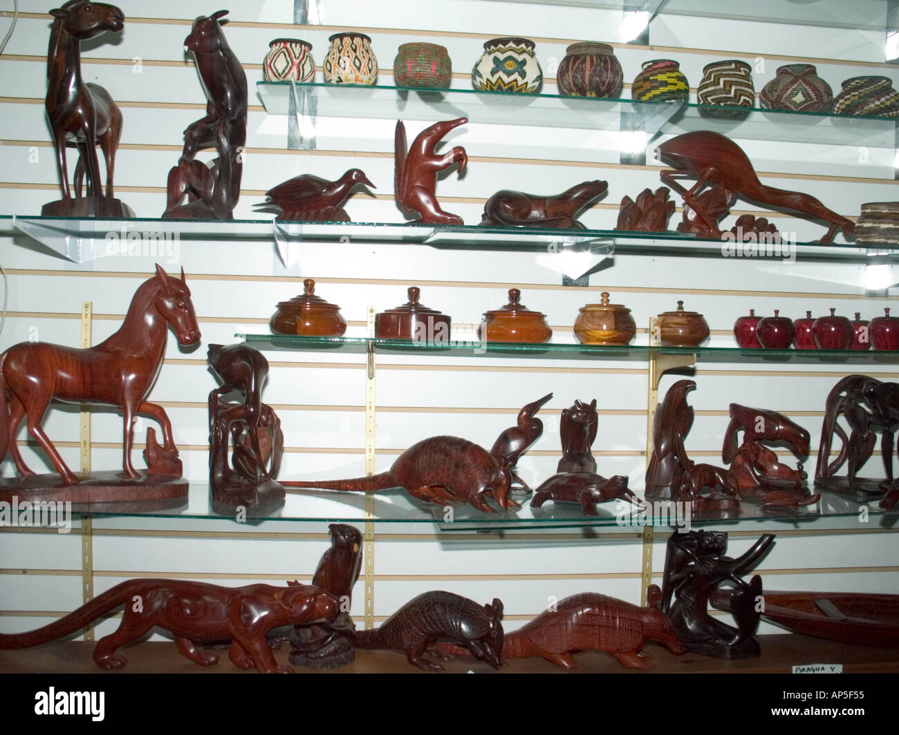 Embera Wounaan arts and crafts Stock Photo - Alamy