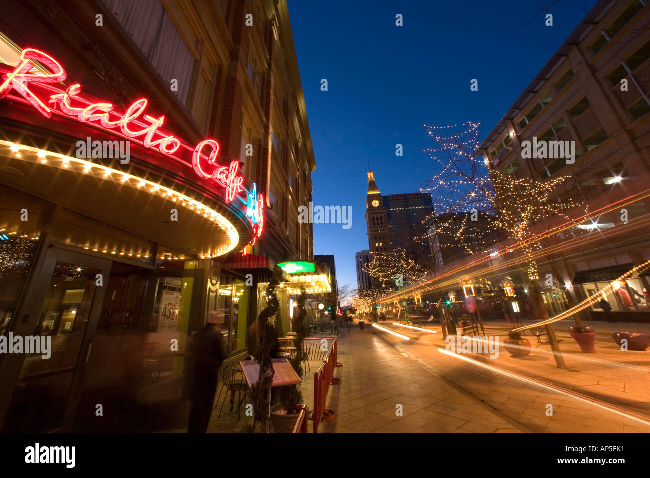 Downtown denver christmas 16th street hi-res stock photography and ...