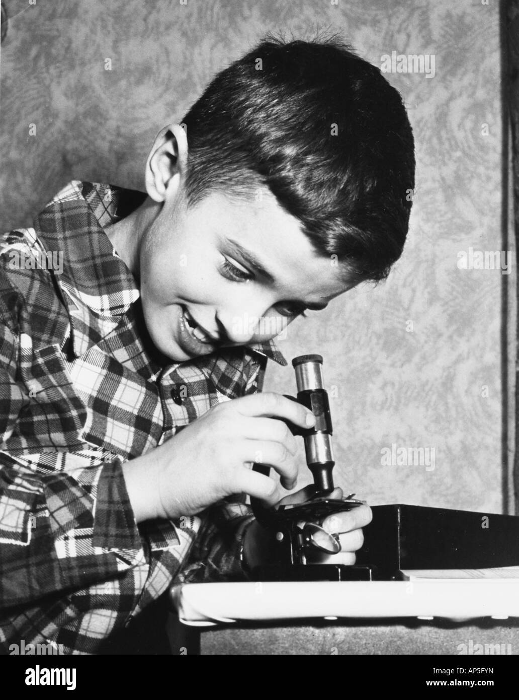 1950s scientist hi-res stock photography and images - Alamy