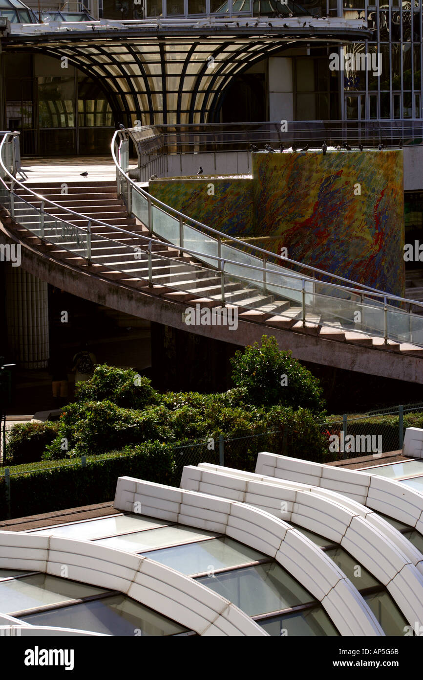 Modern architecture in Paris Stock Photo - Alamy