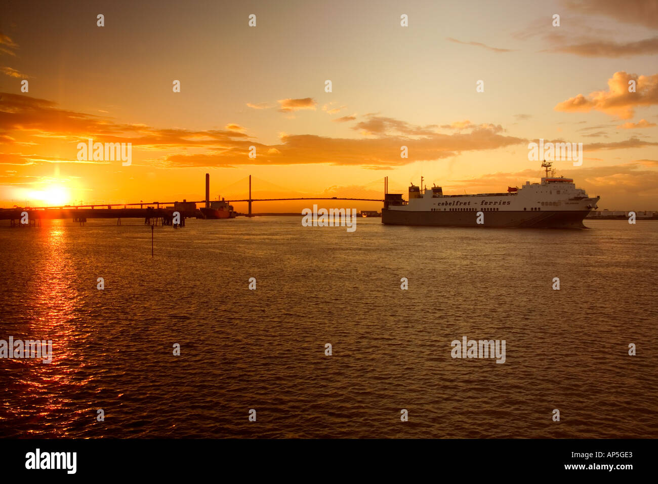 Sunset over the QE2 bridge Stock Photo - Alamy