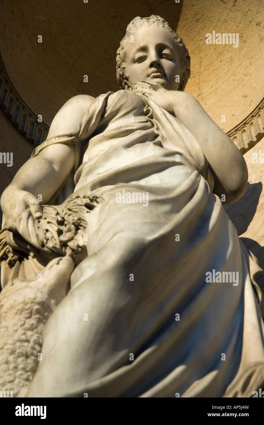 Statue of Helen in an alcove on the wall of the Louvre in the Cour ...
