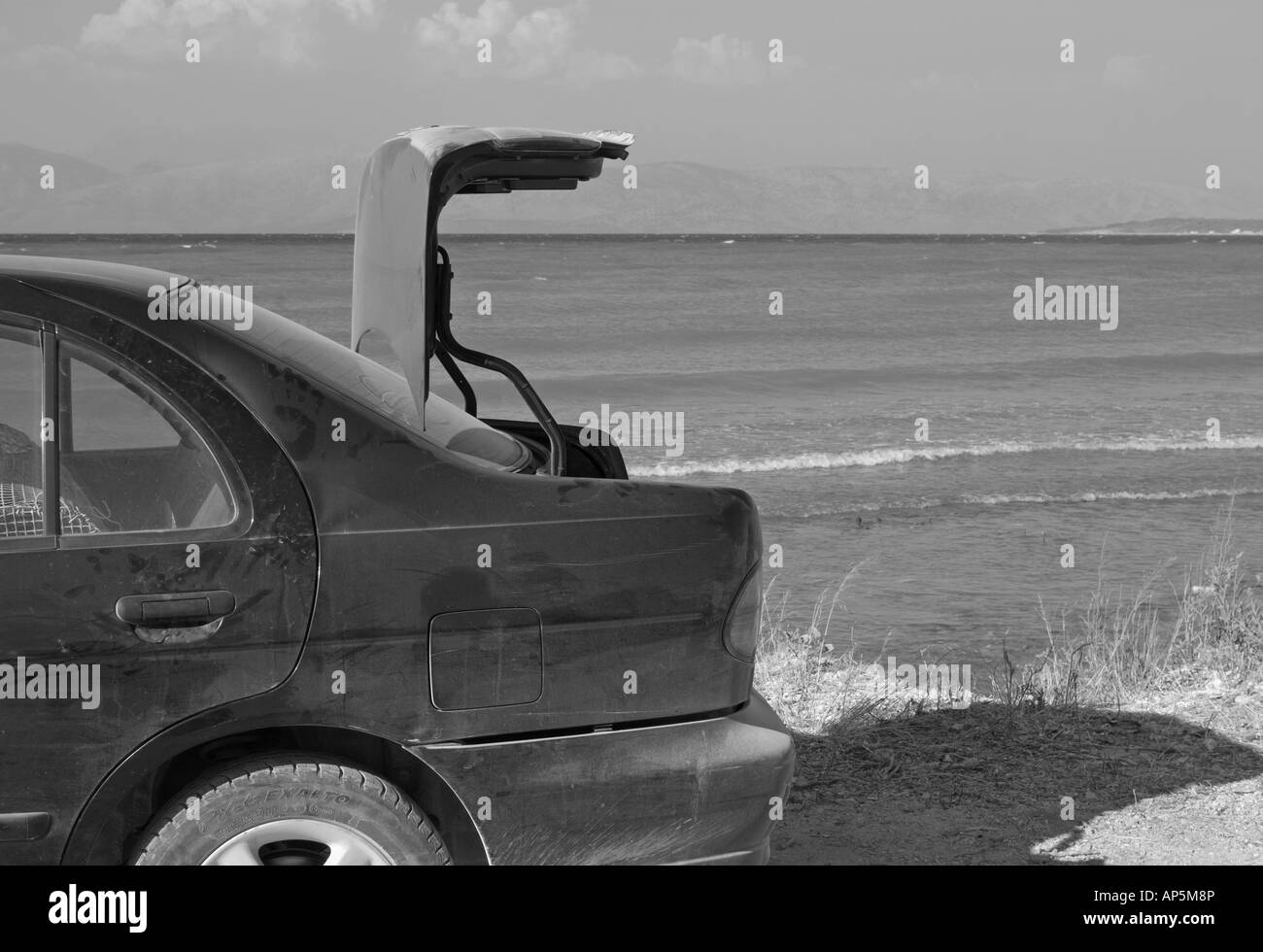 Car side view open hi-res stock photography and images - Alamy