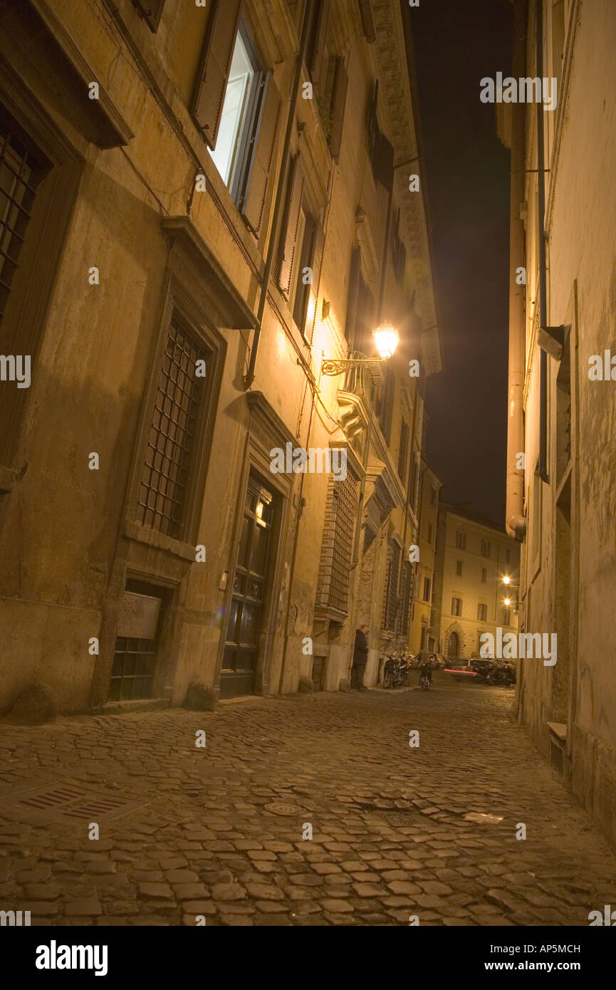 Back streets of Rome at night Italy Stock Photo - Alamy