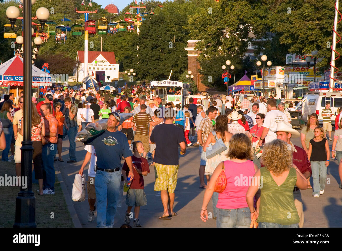 Crowds of people at the Iowa state fair in Des Moines Stock Photo - Alamy