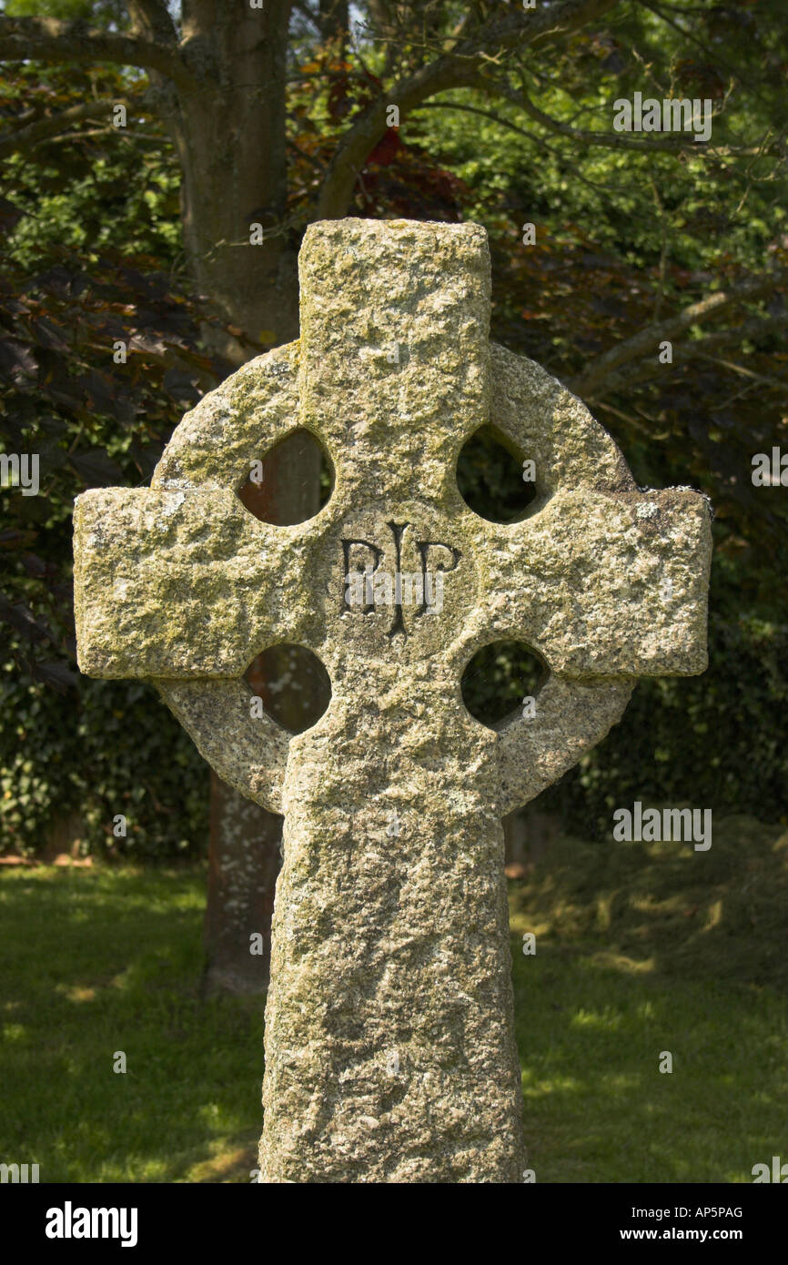 Gravestone with RIP 'Rest In Peace' inscribed Stock Photo - Alamy