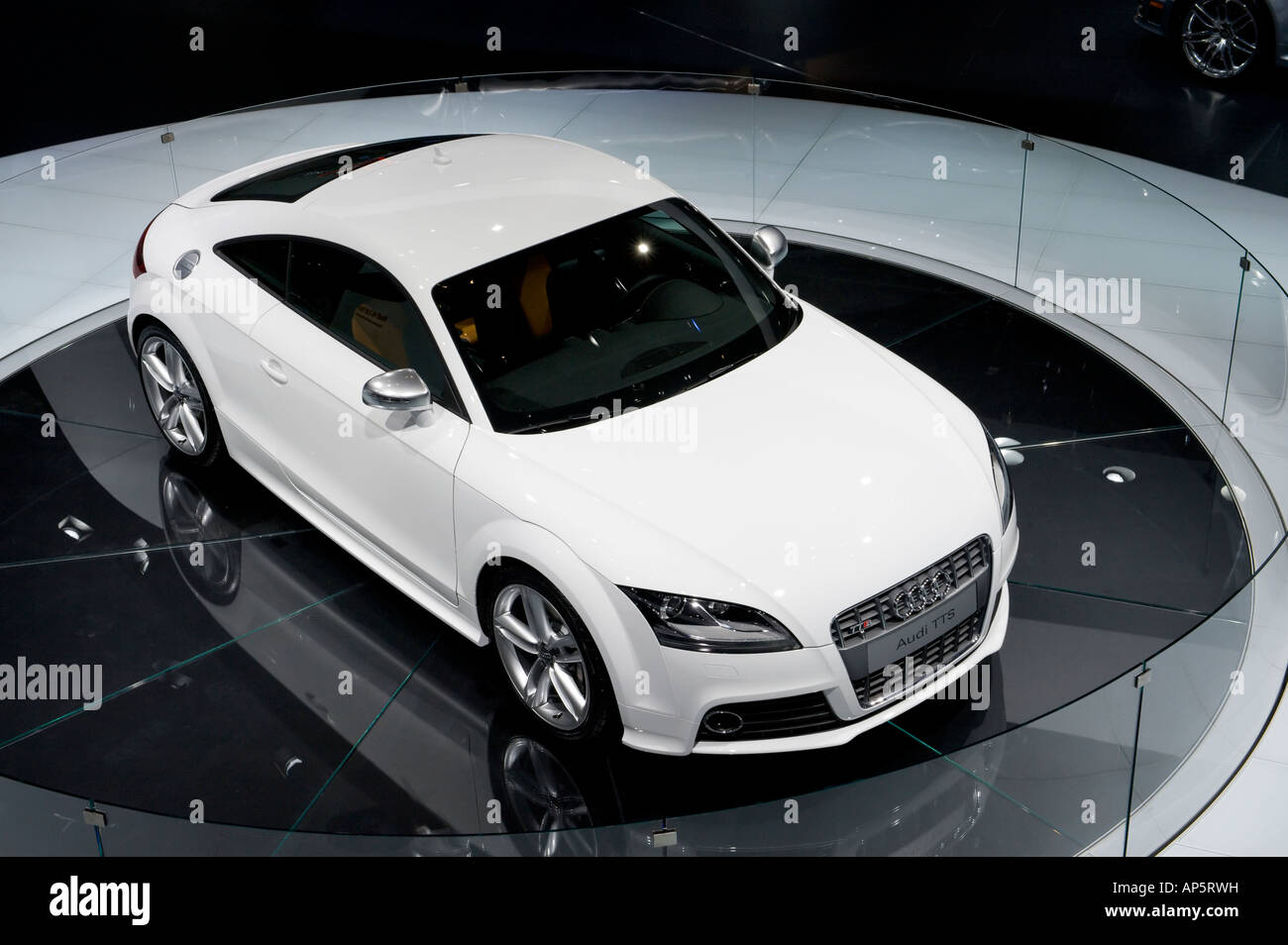 Audi tt white hi-res stock photography and images - Alamy