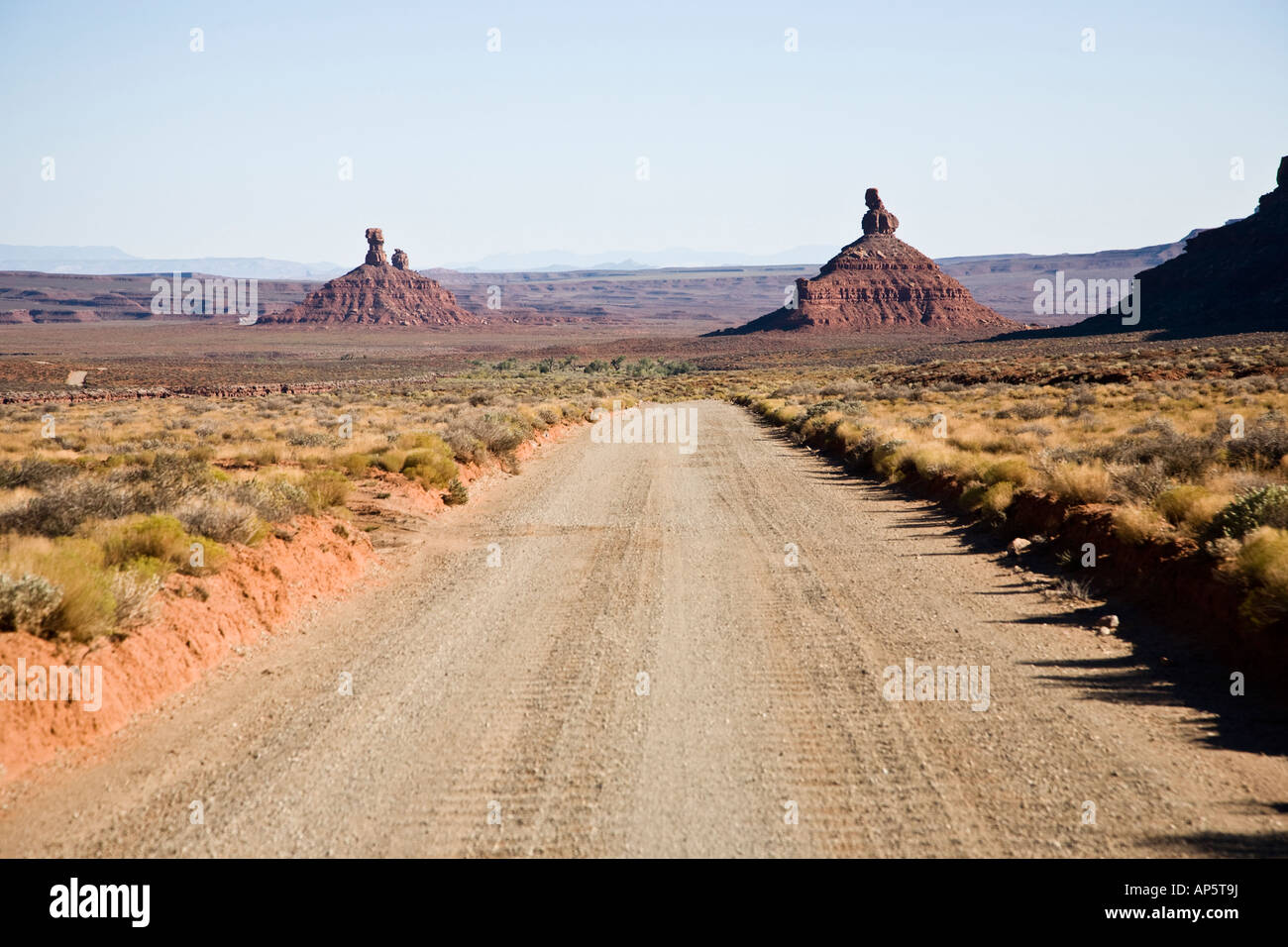 Setting Hen Butte - Valley of the gods in Utah, USA Stock Photo - Alamy