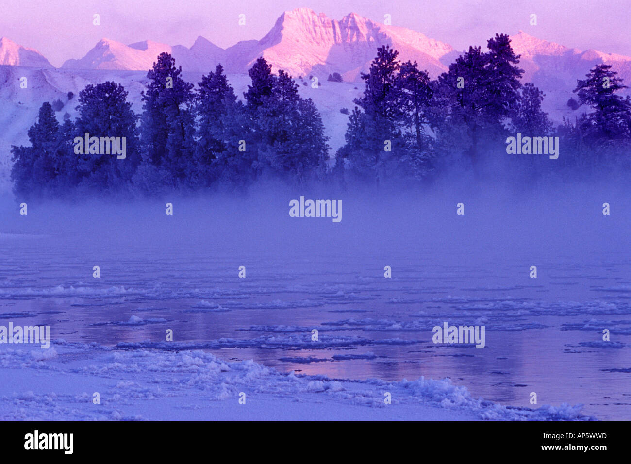 Flathead River in the Mission Valley of Montana on a frigid day Stock ...