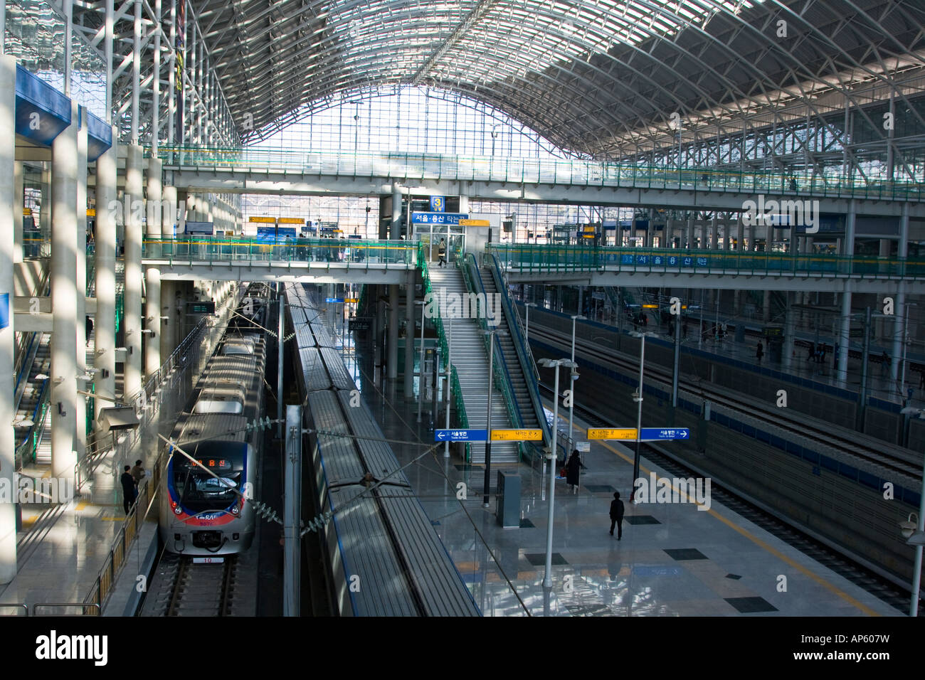 KTX Korail Railroad Platform Gwangmyeong South Korea Stock Photo - Alamy